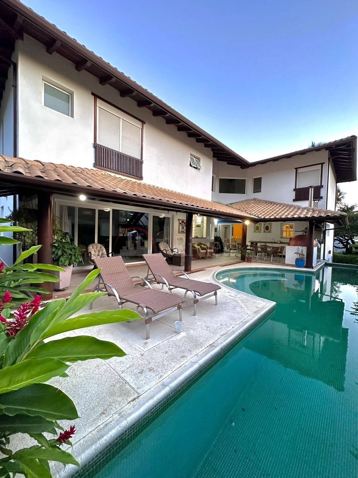 Casa a Venda em Toque Toque Pequeno, Condomínio Fechado - TTP-V-CL23